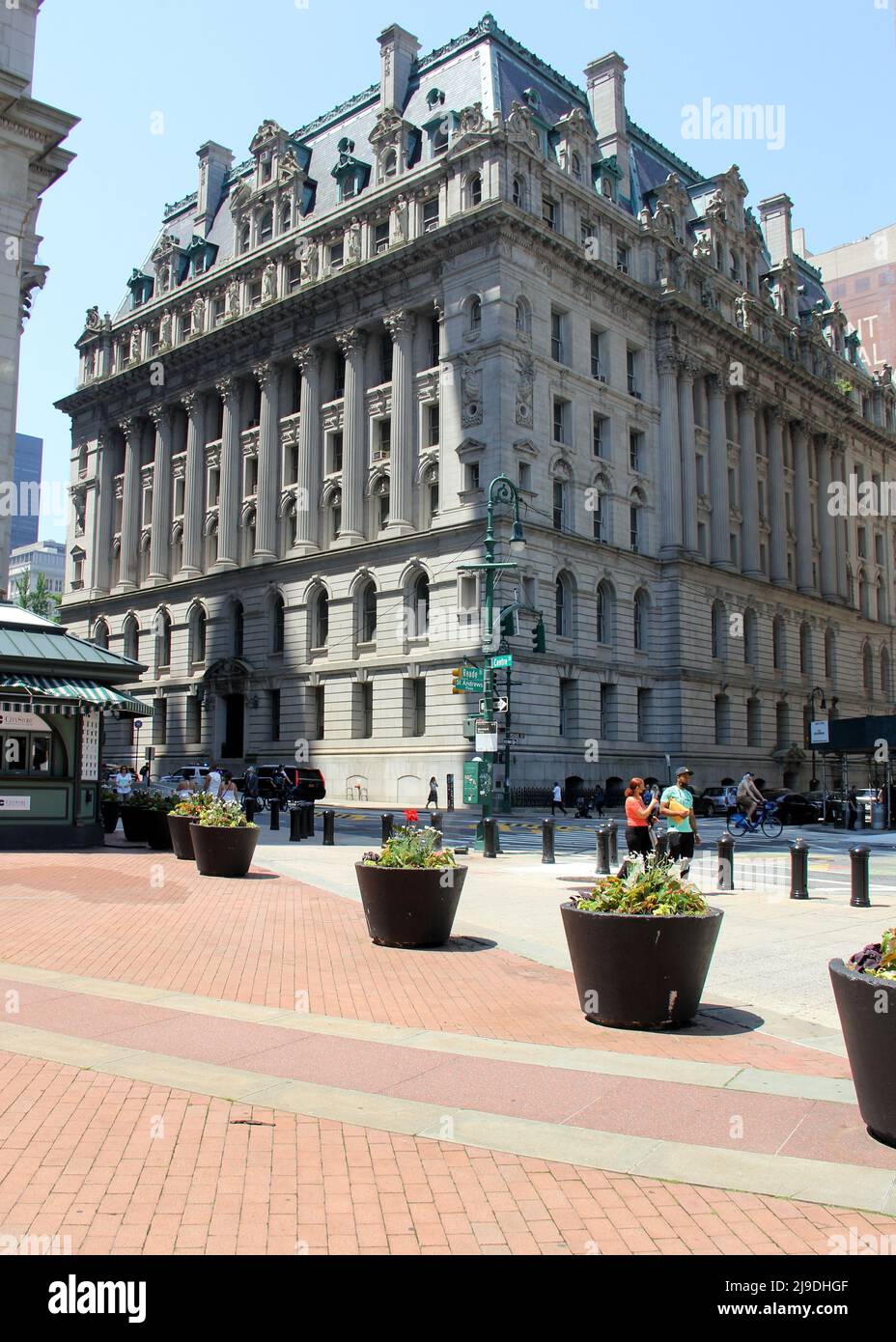 Beaux Arts building from 1907, at 31 Chambers Street, housing city ...