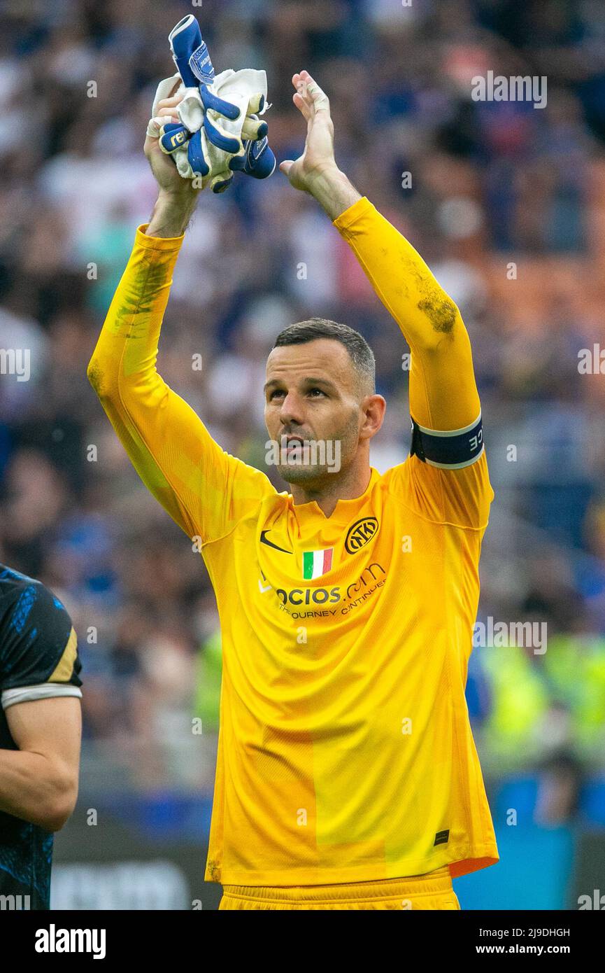 Handanovic inter hi-res stock photography and images - Alamy