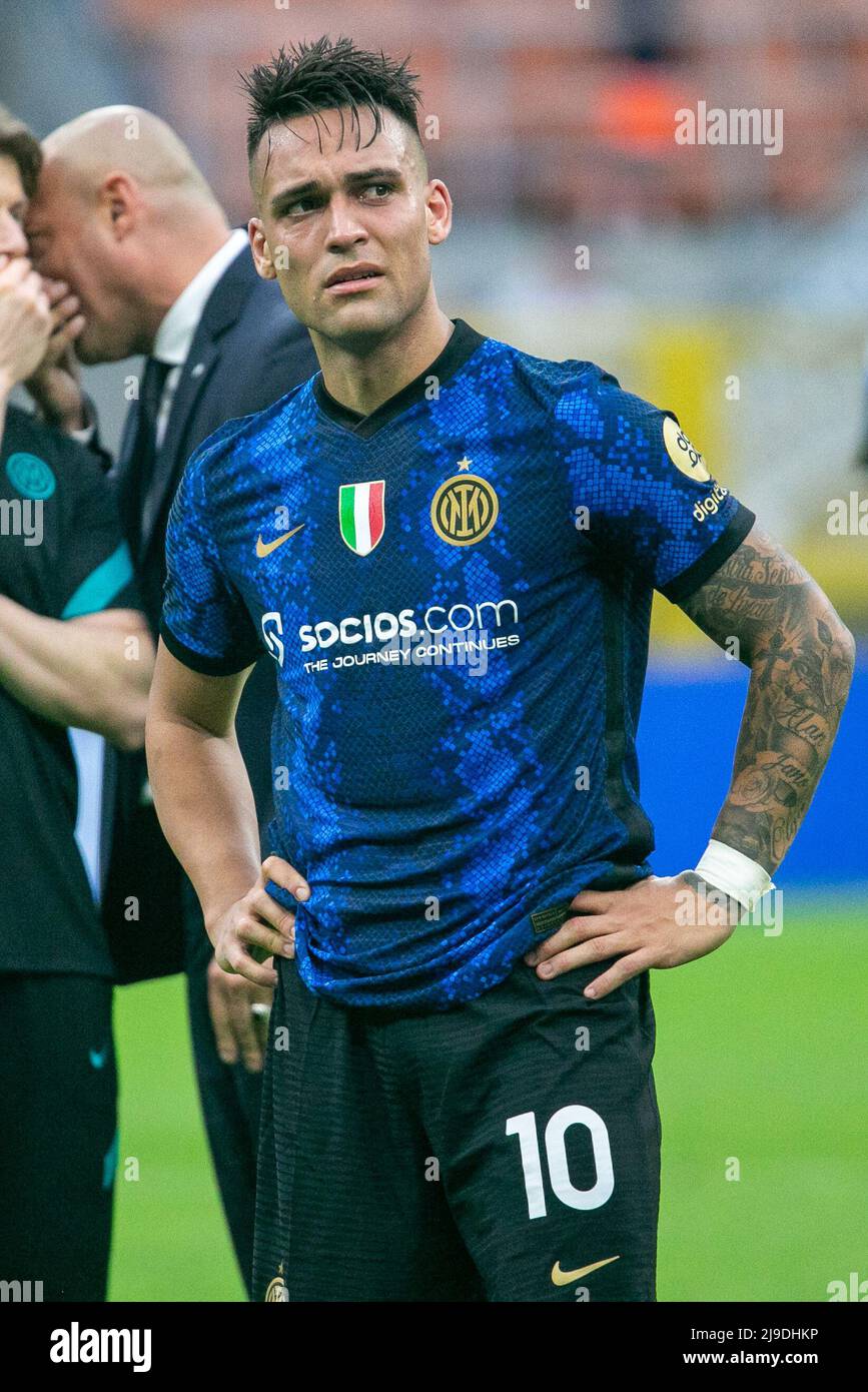 Crying football player hi-res stock photography and images - Alamy