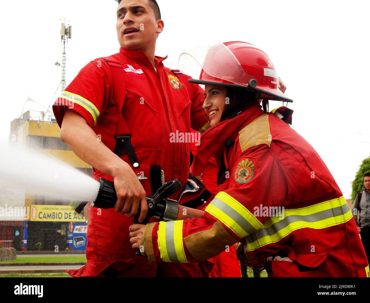 Fireman couple hi-res stock photography and images - Alamy