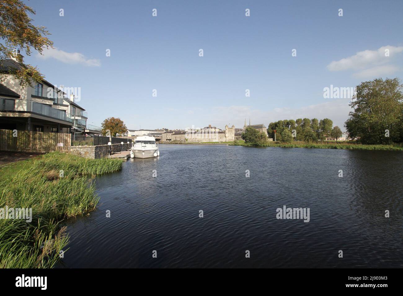 The River Erne at Enniskillen, County Fermanagh, Northern Ireland on ...