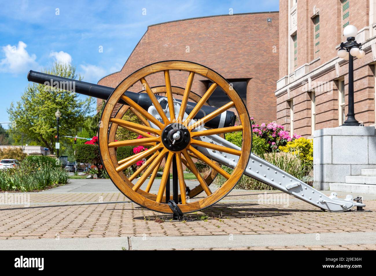 Mt. Vernon, WA - USA - 05/07/2022: Old Watervliet Arsenal Cannon ...