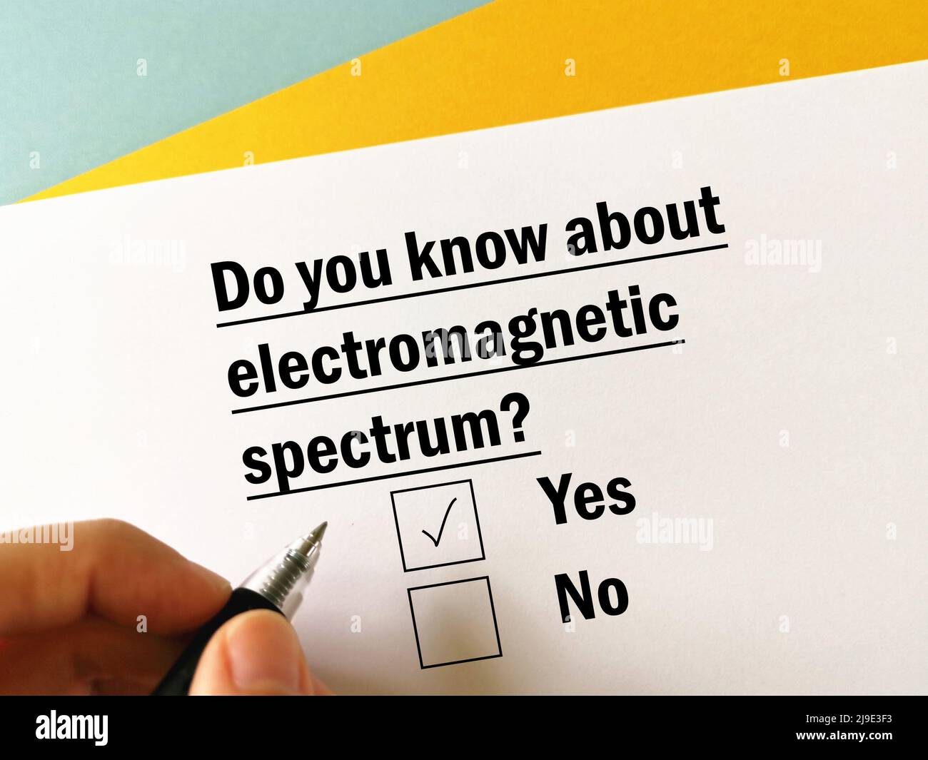 Electromagnetic spectrum hi-res stock photography and images - Alamy