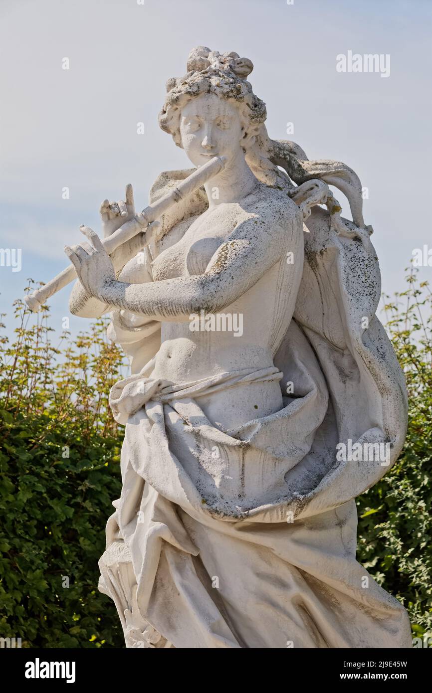 Stone statue in Belvedere gardens in Wien, Austria Stock Photo - Alamy