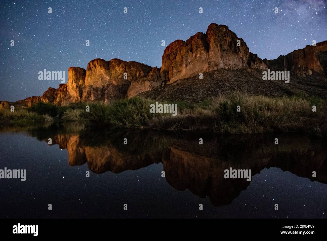 Milky way in sonoran desert hi-res stock photography and images - Alamy