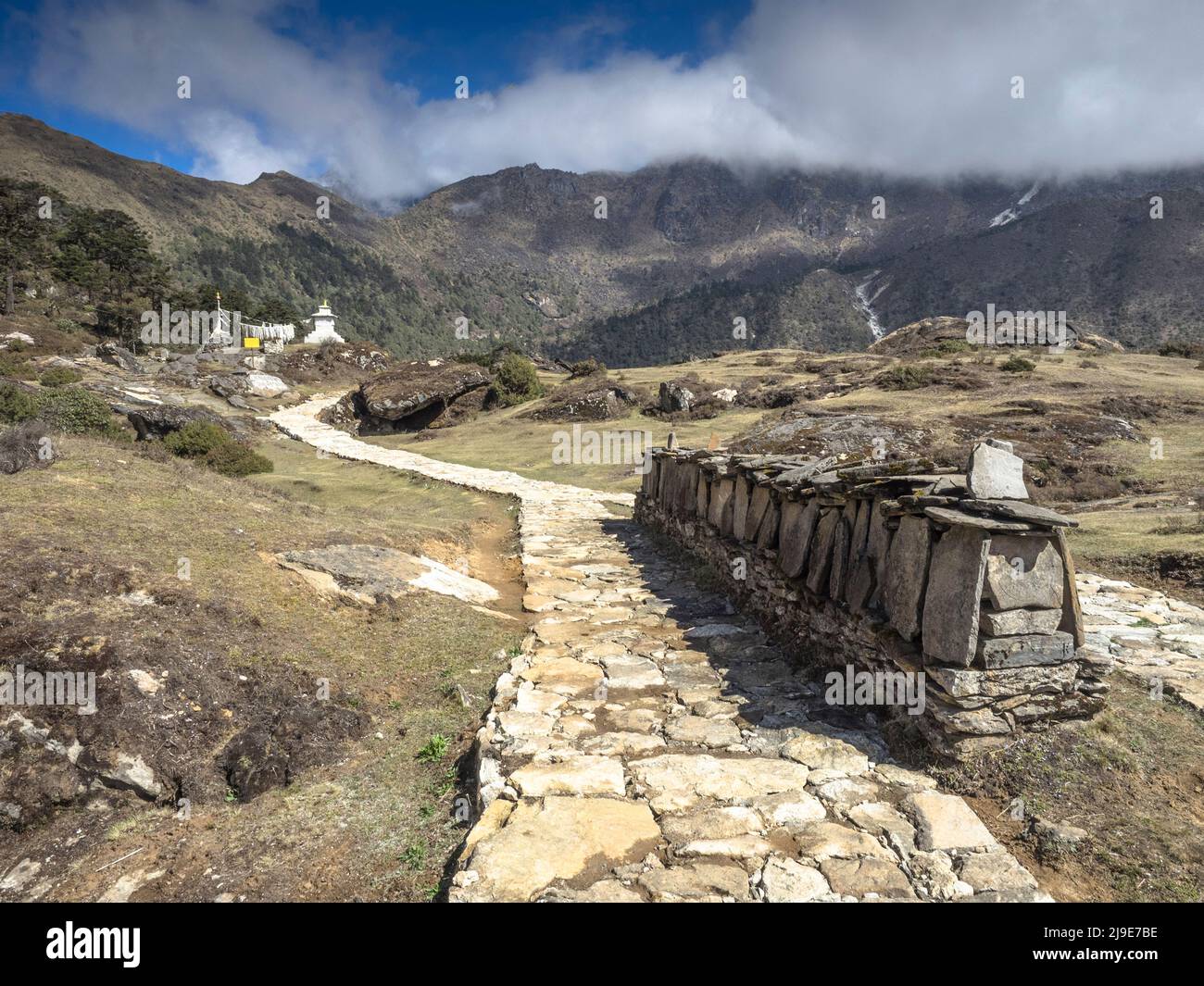 Khunde hi-res stock photography and images - Alamy