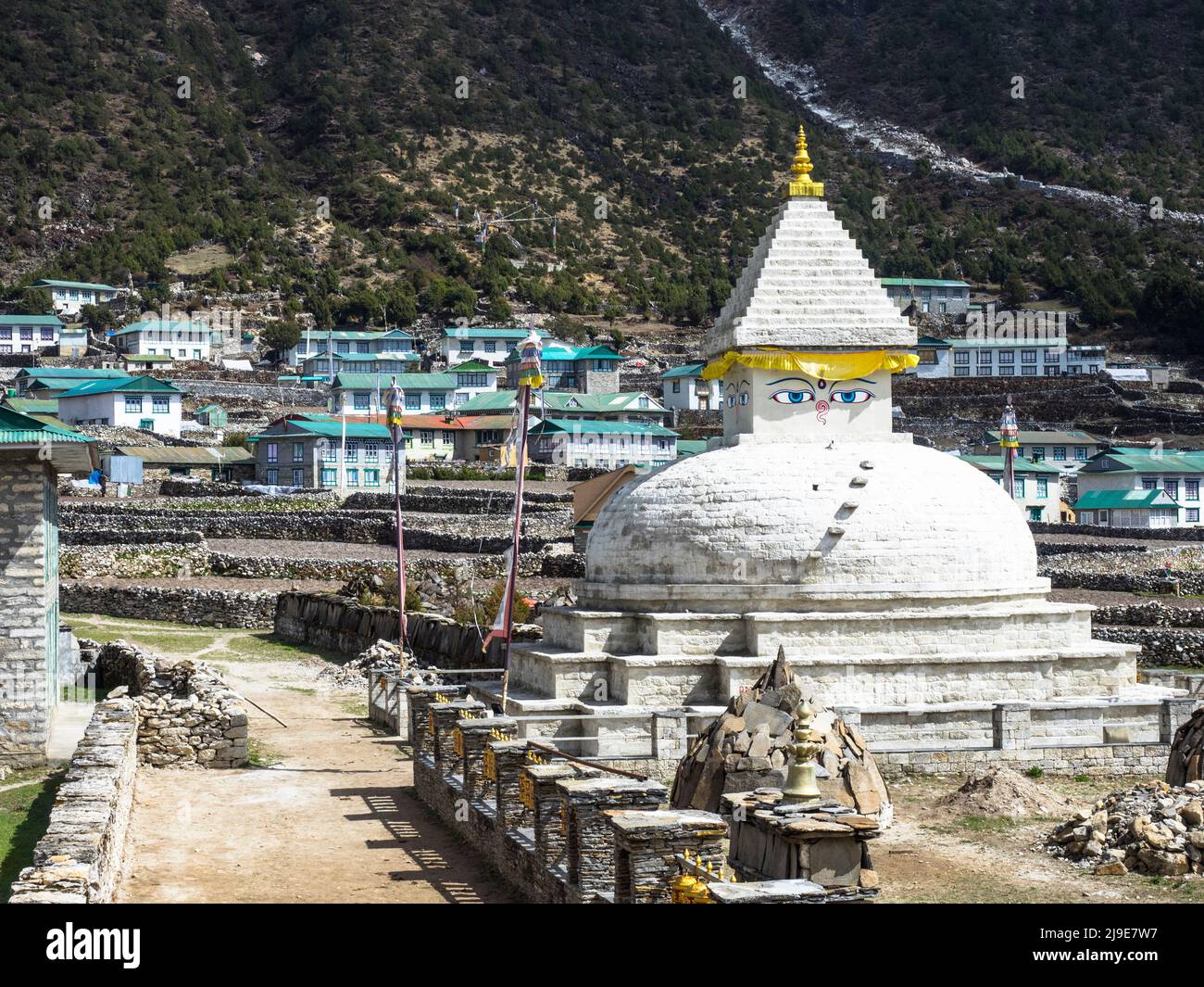 Stupa at the entrance to the sherpa village of Khunde (3840m), Khumbu ...