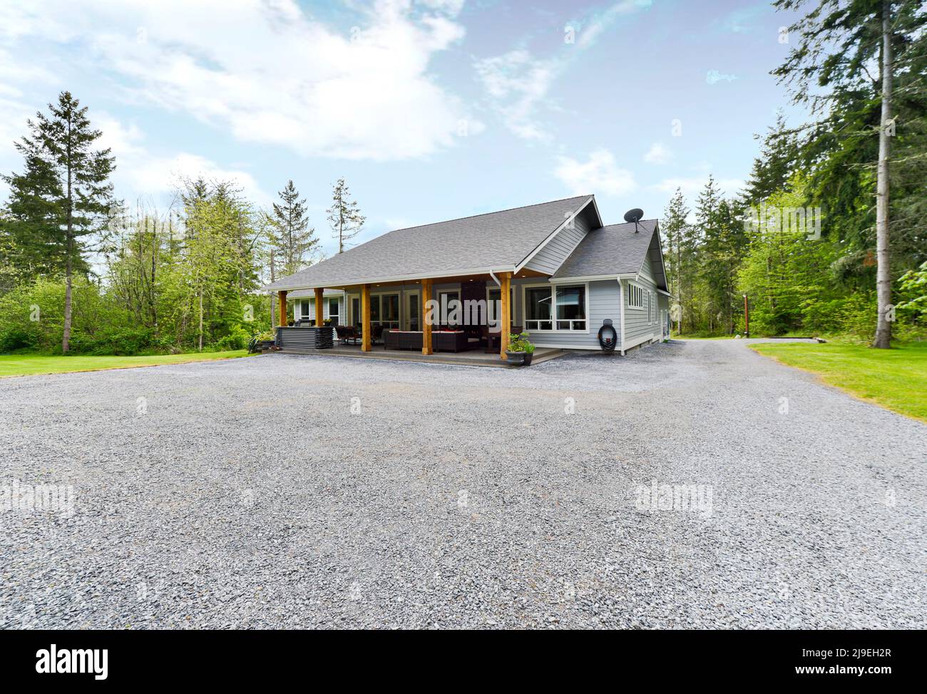 Modern residential back exterior Stock Photo - Alamy