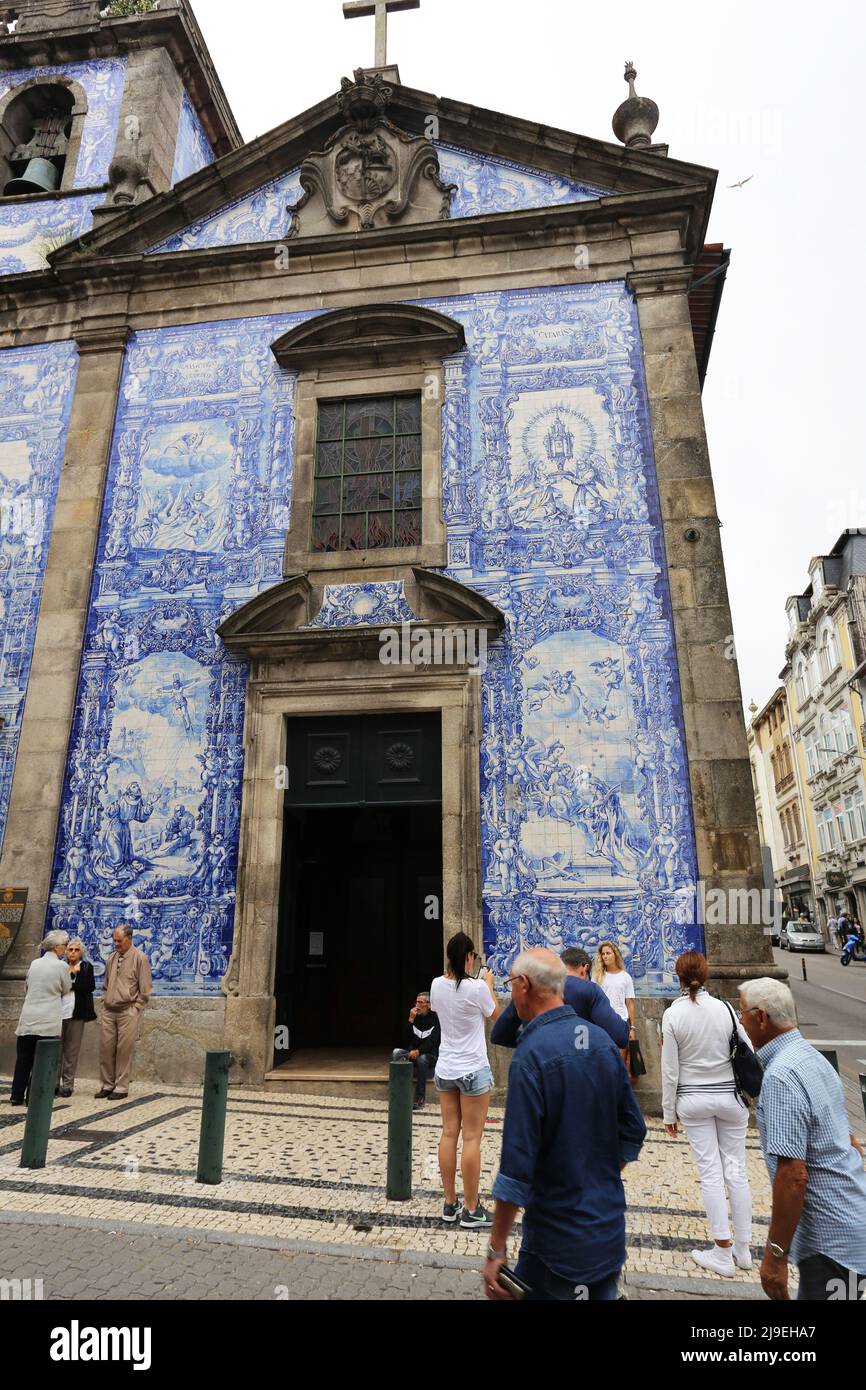 Porto tiled buildings hi-res stock photography and images - Alamy
