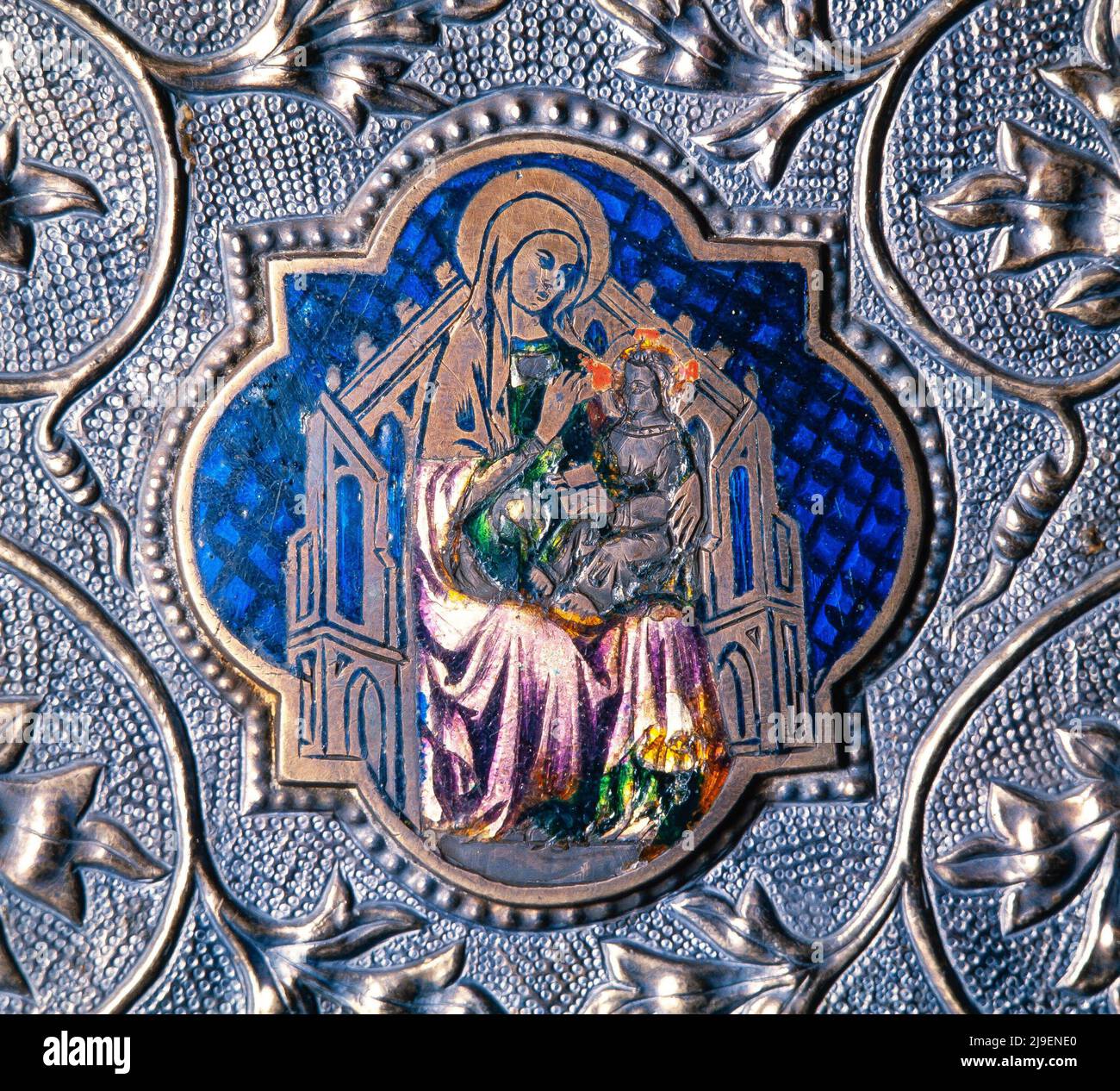 Arqueta relicario, siglo XIV. Museo Episcopal de Vic Stock Photo - Alamy