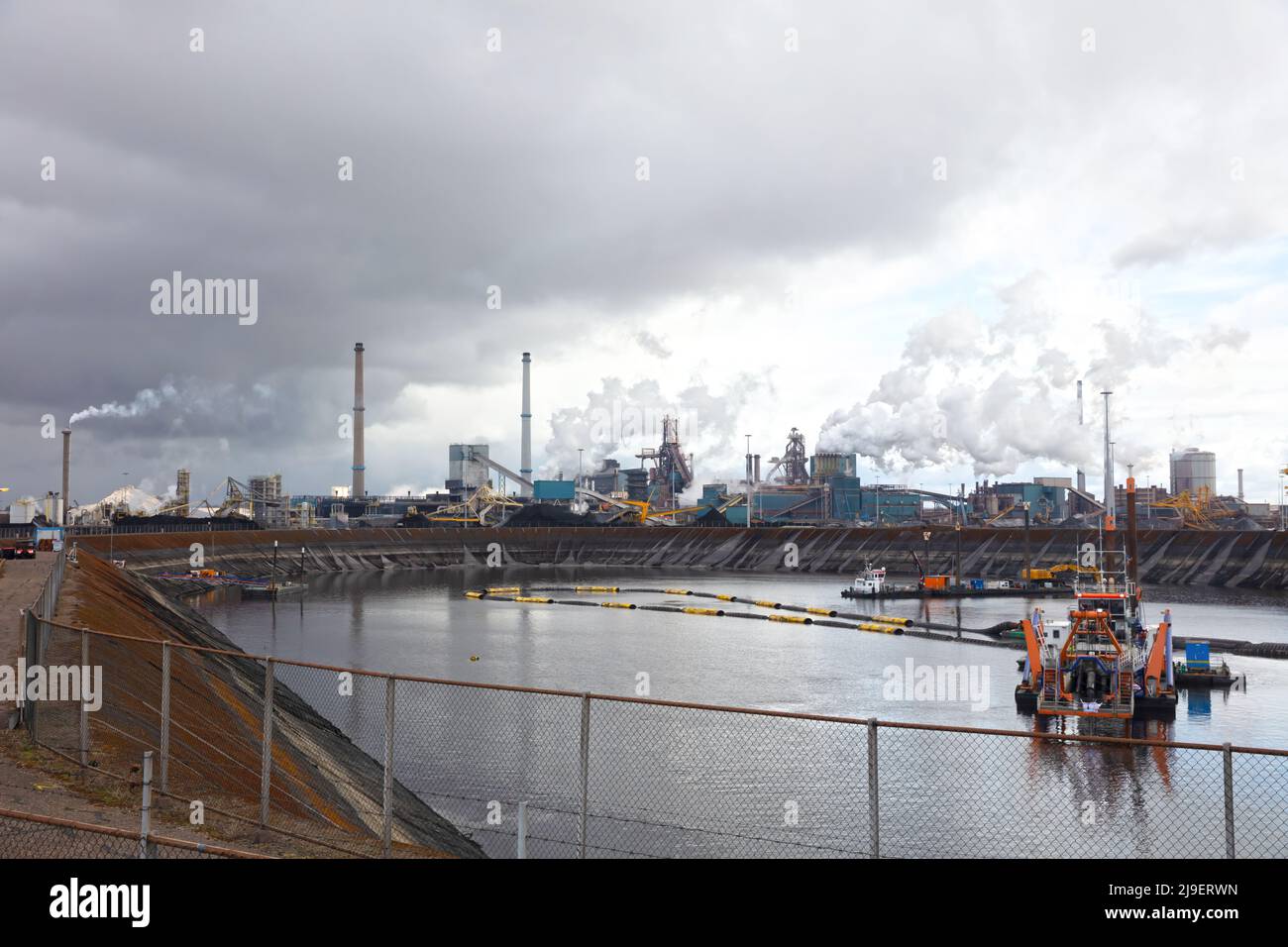 Floating factory ship hi-res stock photography and images - Alamy