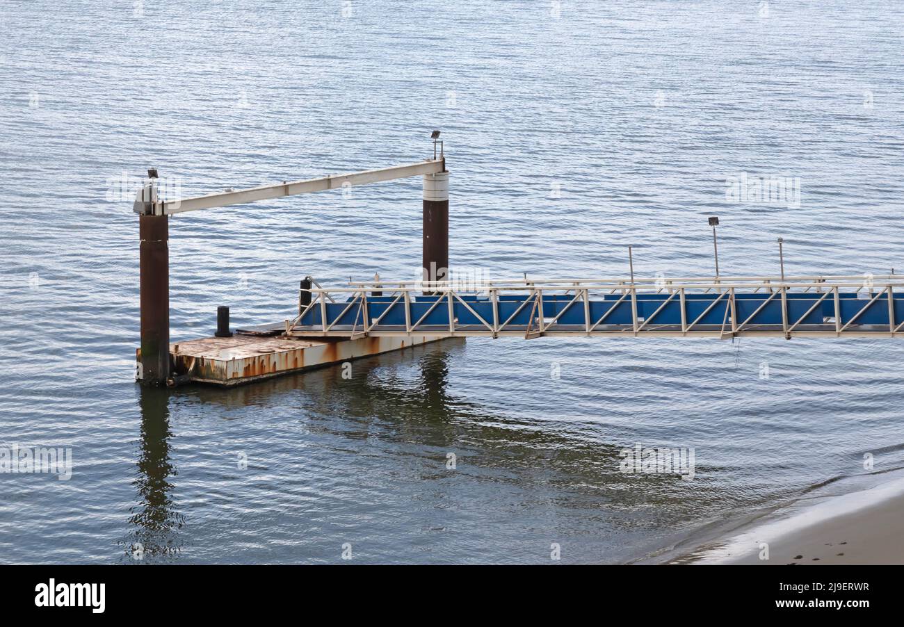 Metal jetty hi-res stock photography and images - Alamy