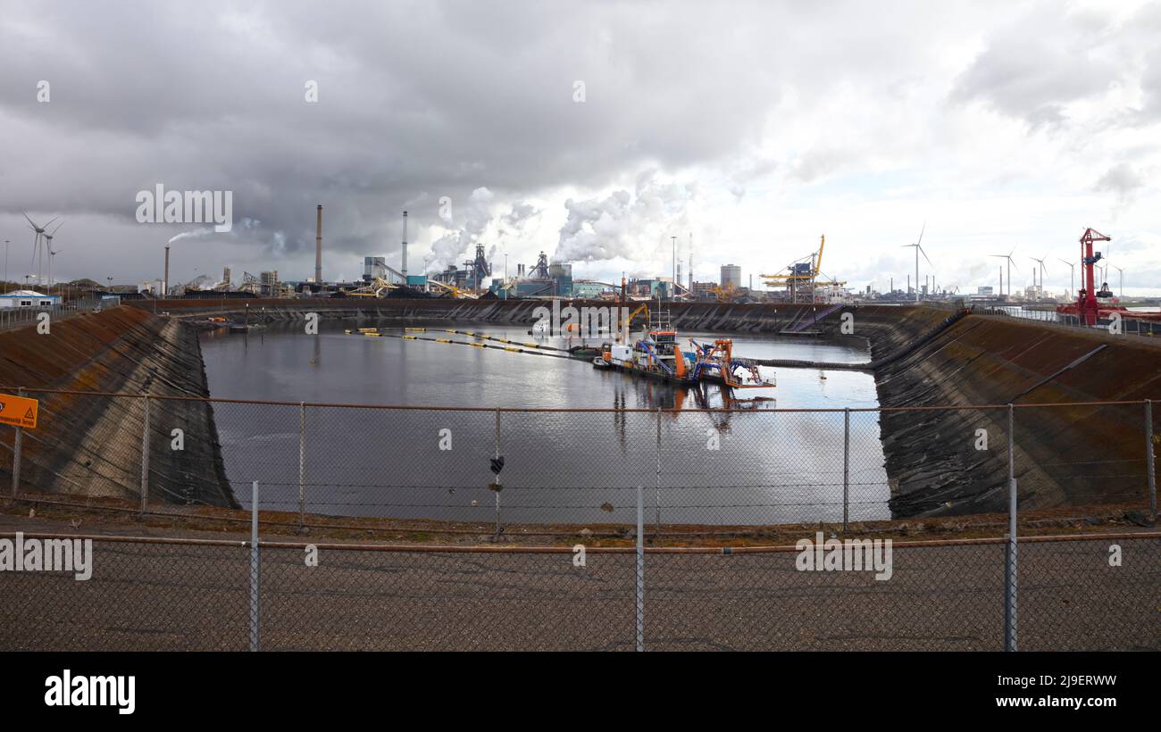 Floating factory ship hi-res stock photography and images - Alamy