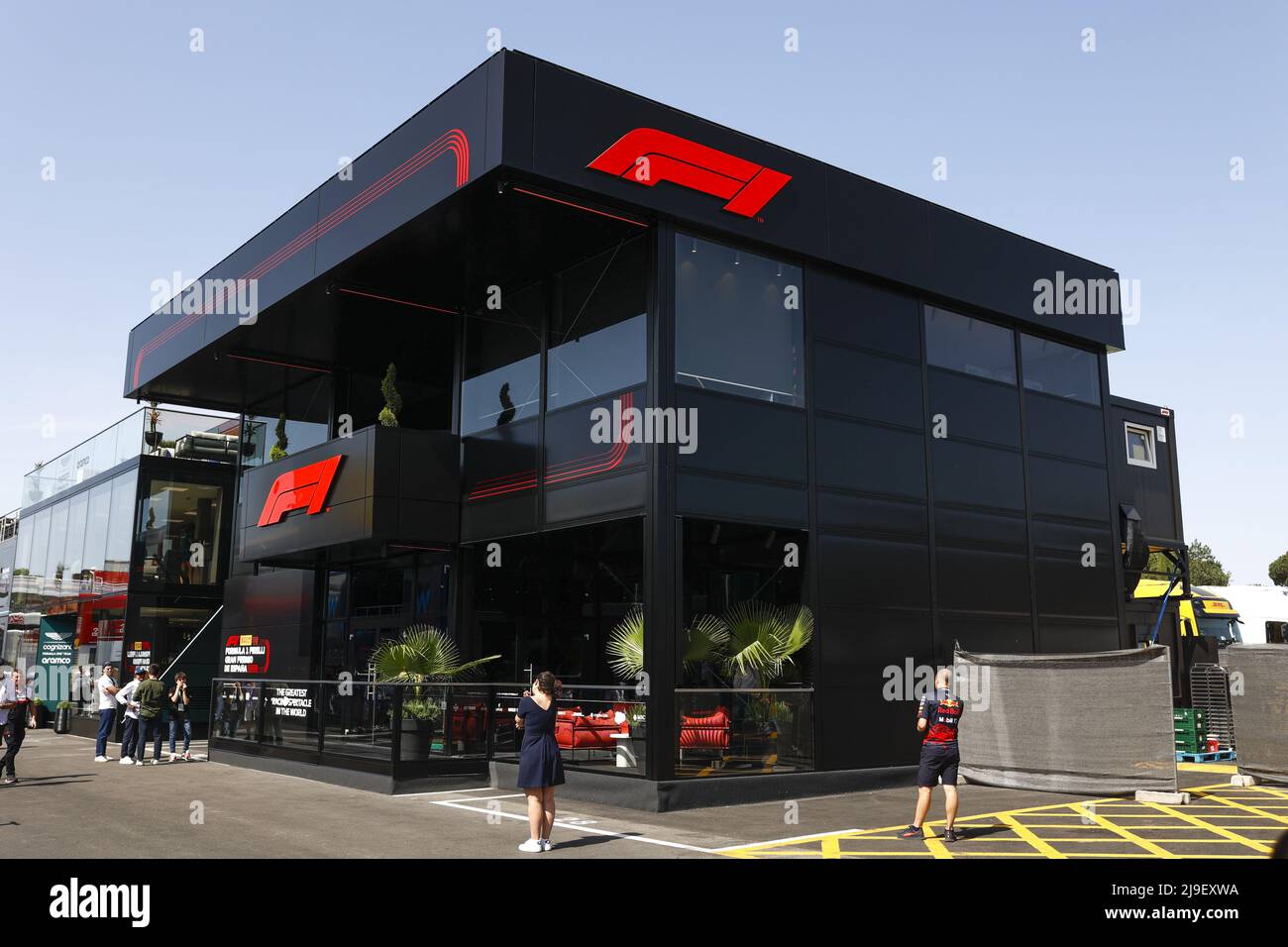 F1 motorhome hi-res stock photography and images - Alamy