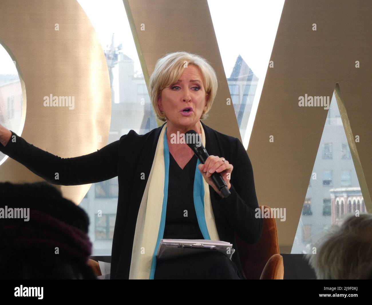Msnbc anchor hi-res stock photography and images - Alamy