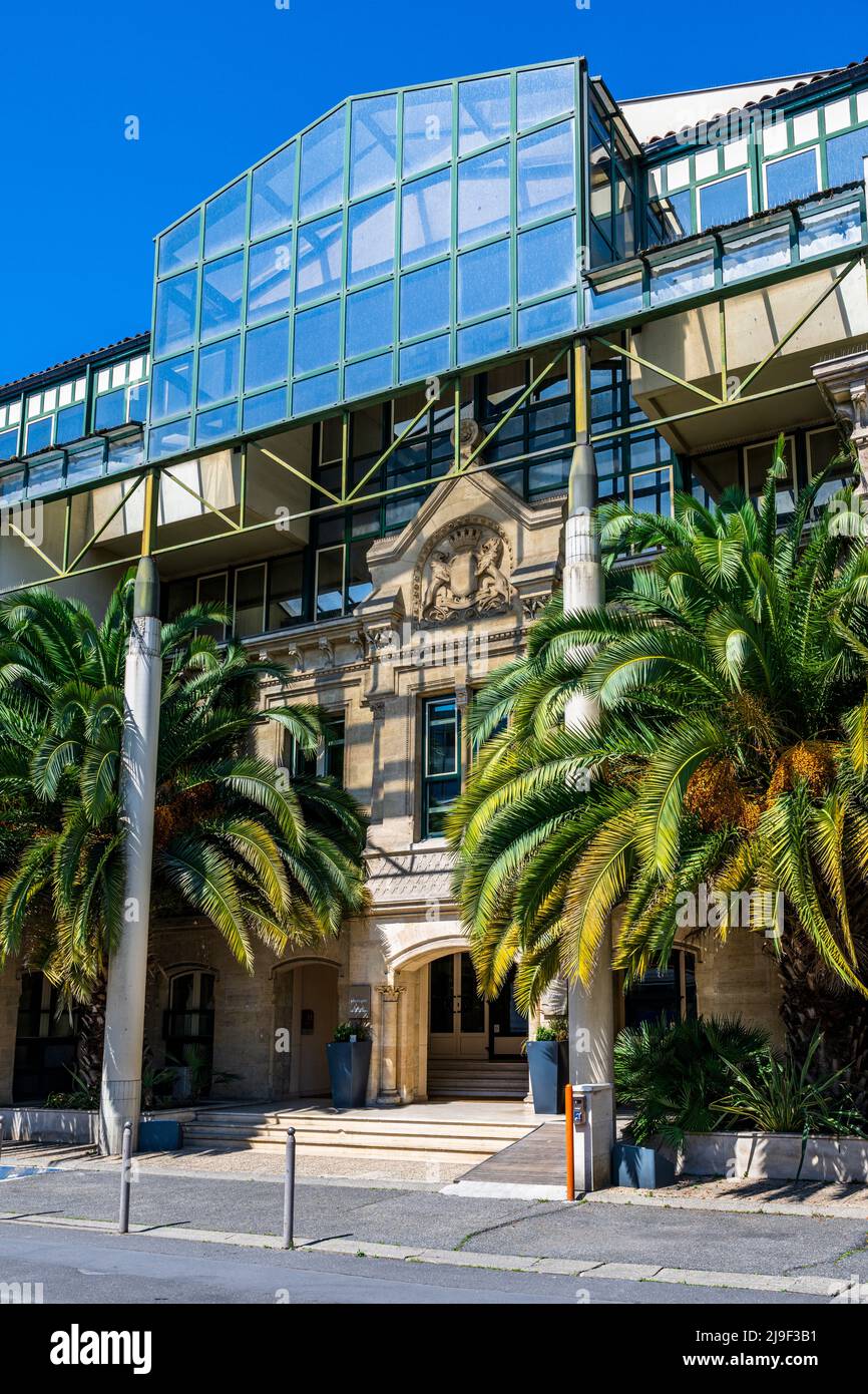Hôtel Mercure Bordeaux Château, Chartrons, Bordeaux, France Stock Photo ...