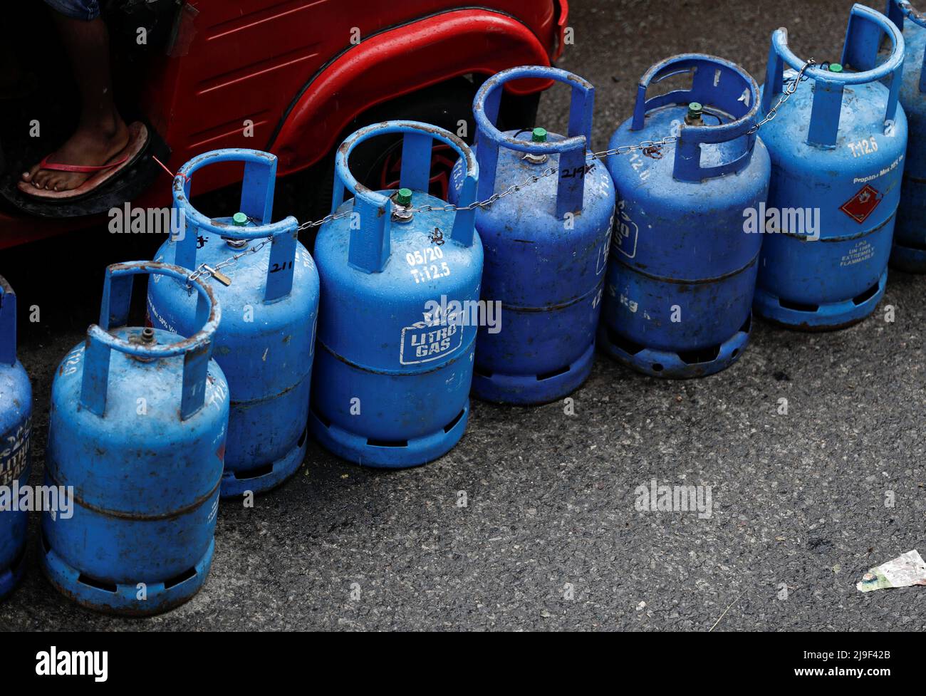 Empty domestic gas cylinders hi-res stock photography and images - Alamy