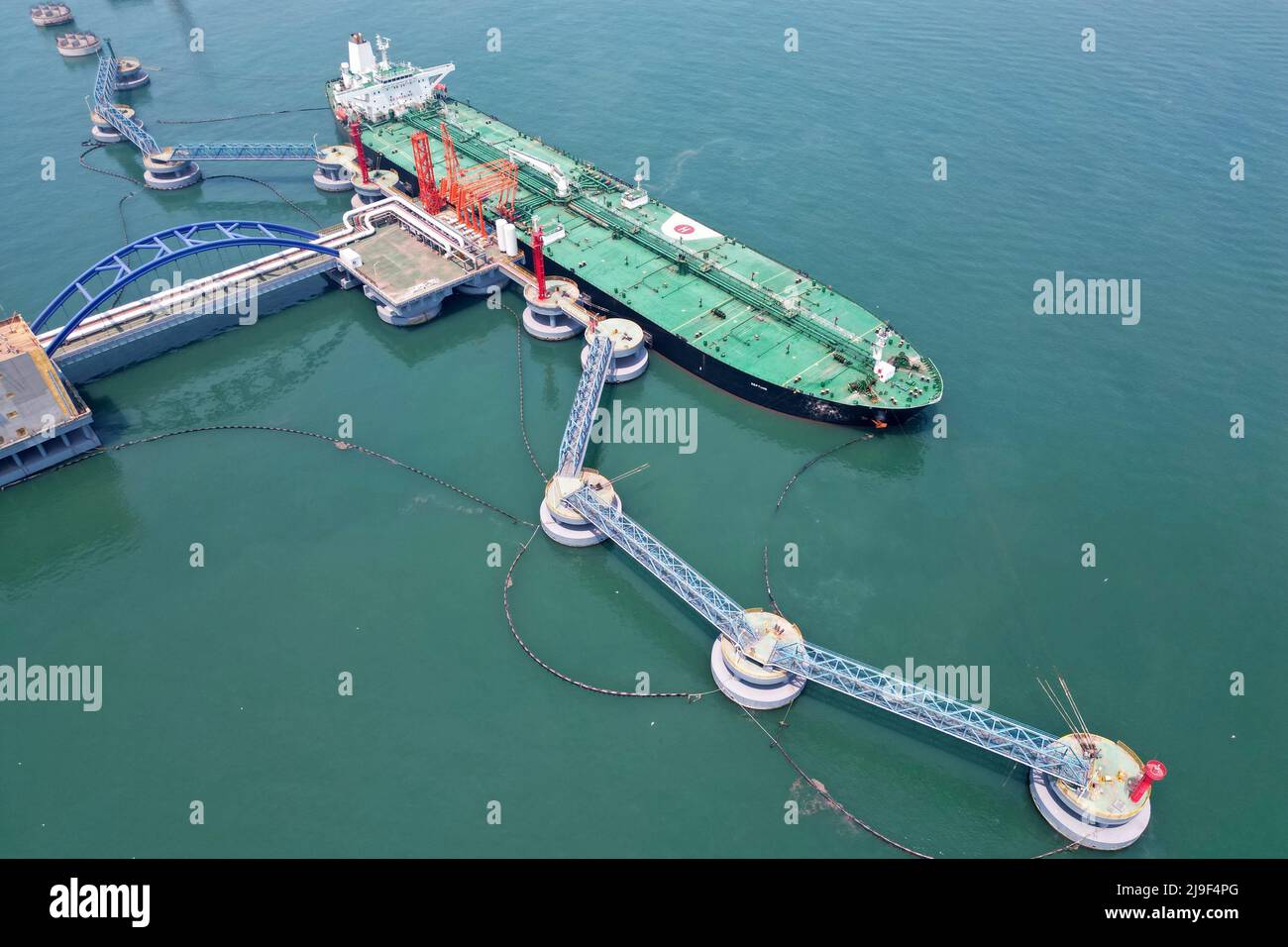 Chinese oil port terminal hi-res stock photography and images - Alamy