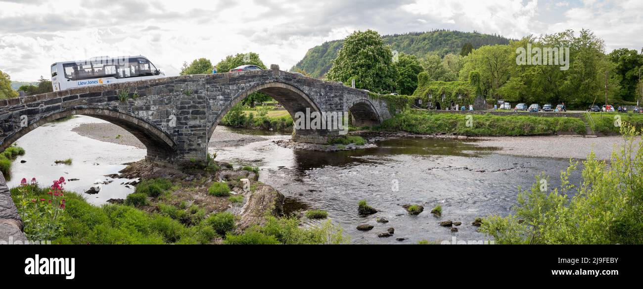 Pont Fawr (Llanrwst Bridge) River Conwy, Llanrwst, Conwy, Wales, UK ...