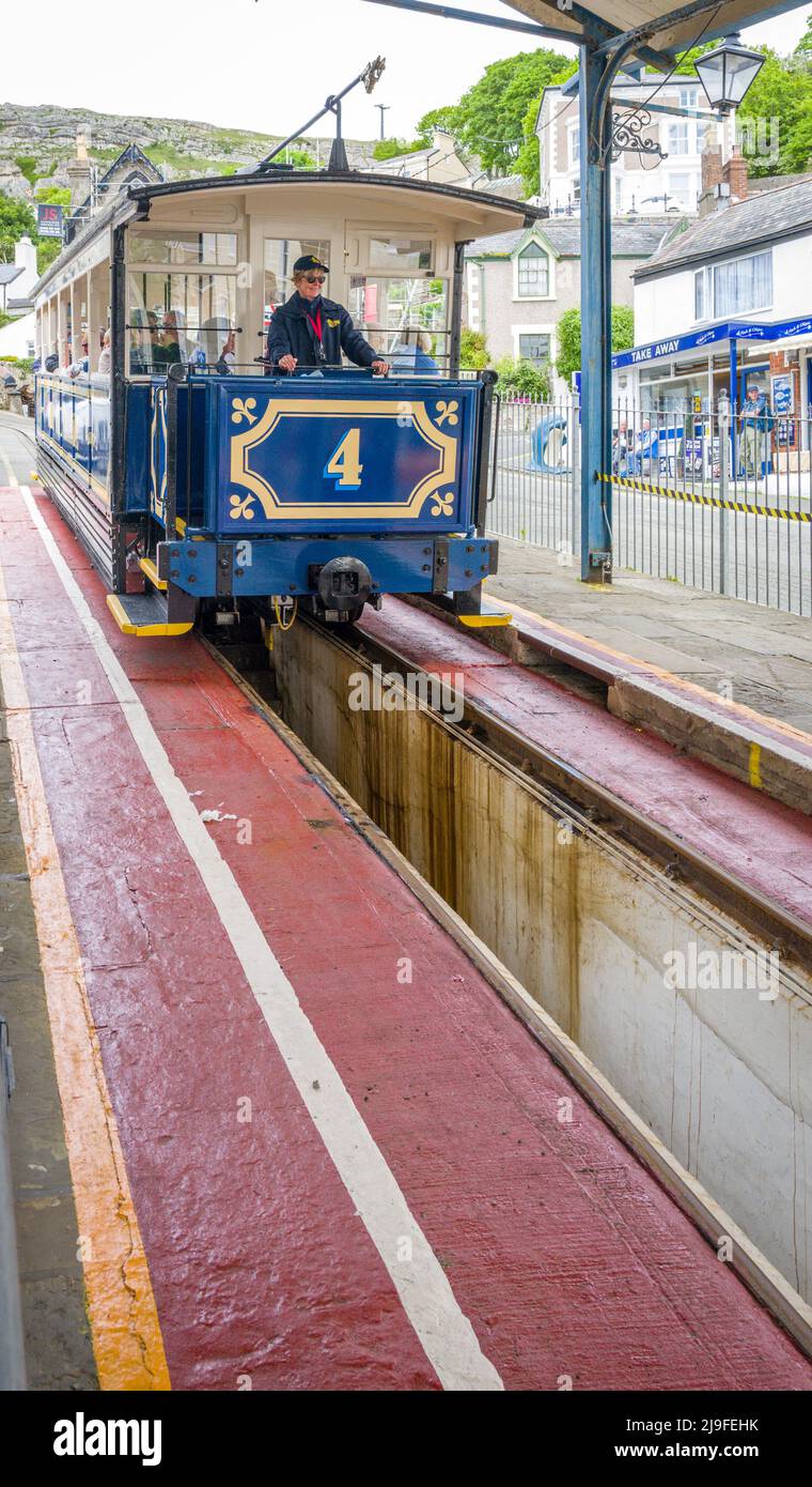 Wire rope tramway operated hi-res stock photography and images - Alamy