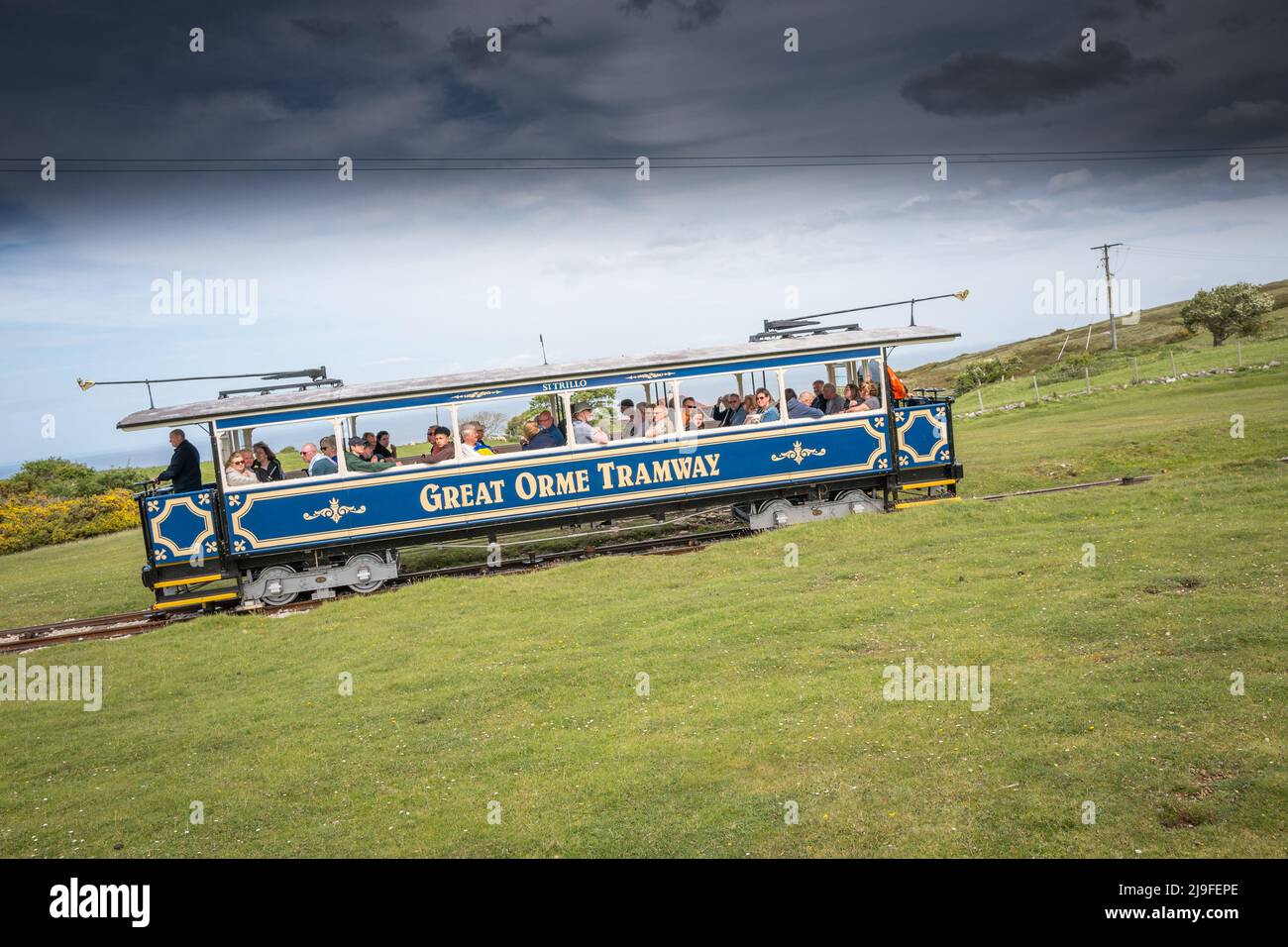 Tramway rope hi-res stock photography and images - Alamy