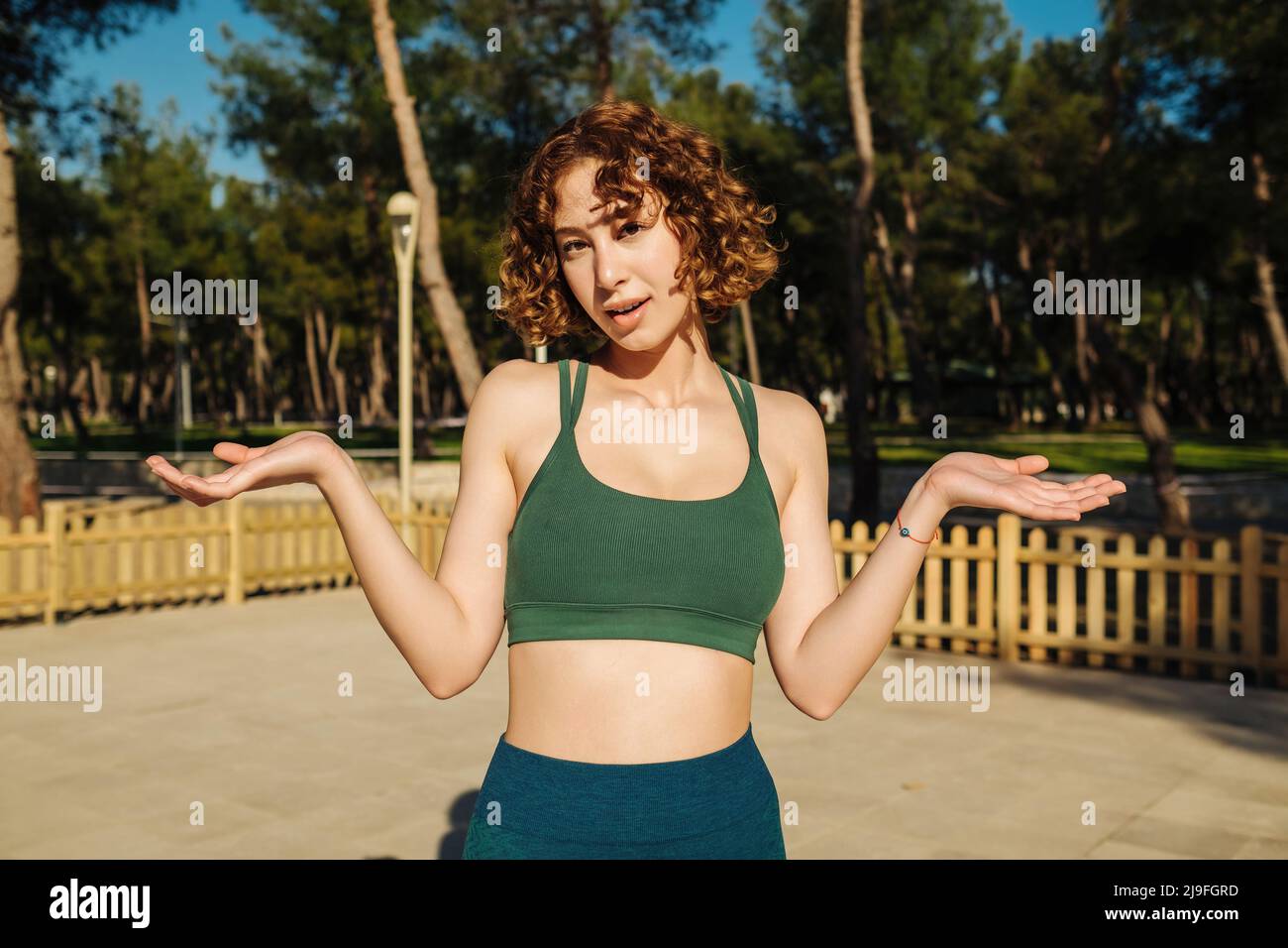 Doubtful face hi-res stock photography and images - Alamy