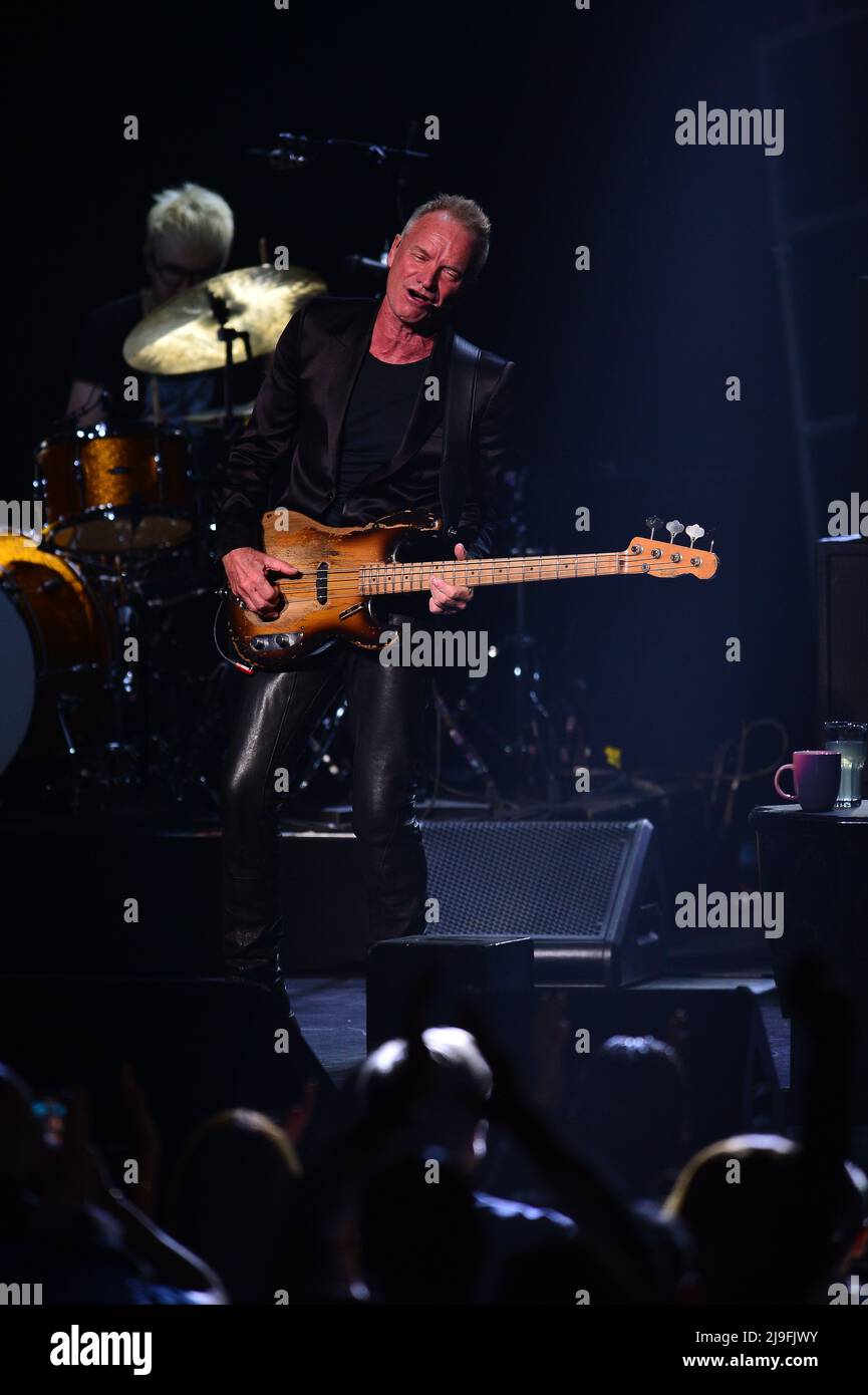 Sting on stage 2022 hi-res stock photography and images - Alamy