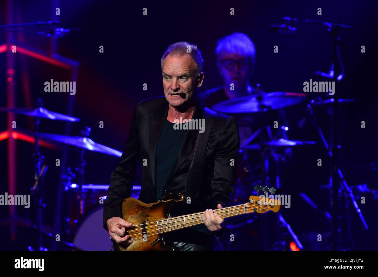 Sting on stage 2022 hi-res stock photography and images - Alamy