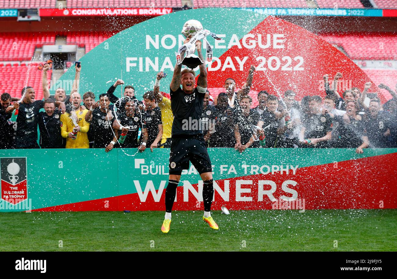 LONDON, ENGLAND - MAY 22: Byron Webster lift the FA Trophy after The ...