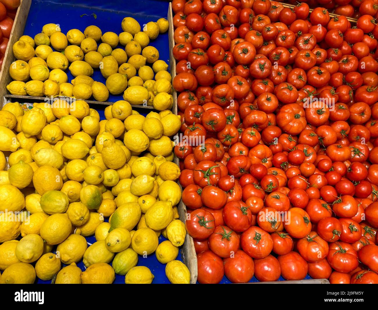 Fruit and vegetable aisle hi-res stock photography and images - Alamy