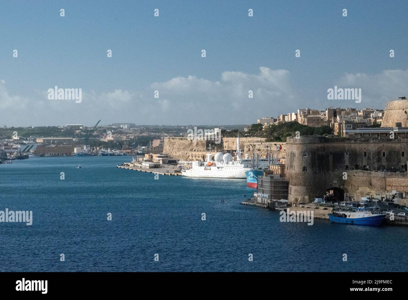 A research ship docks in the Grand Harbour of Valletta, Malta Stock ...