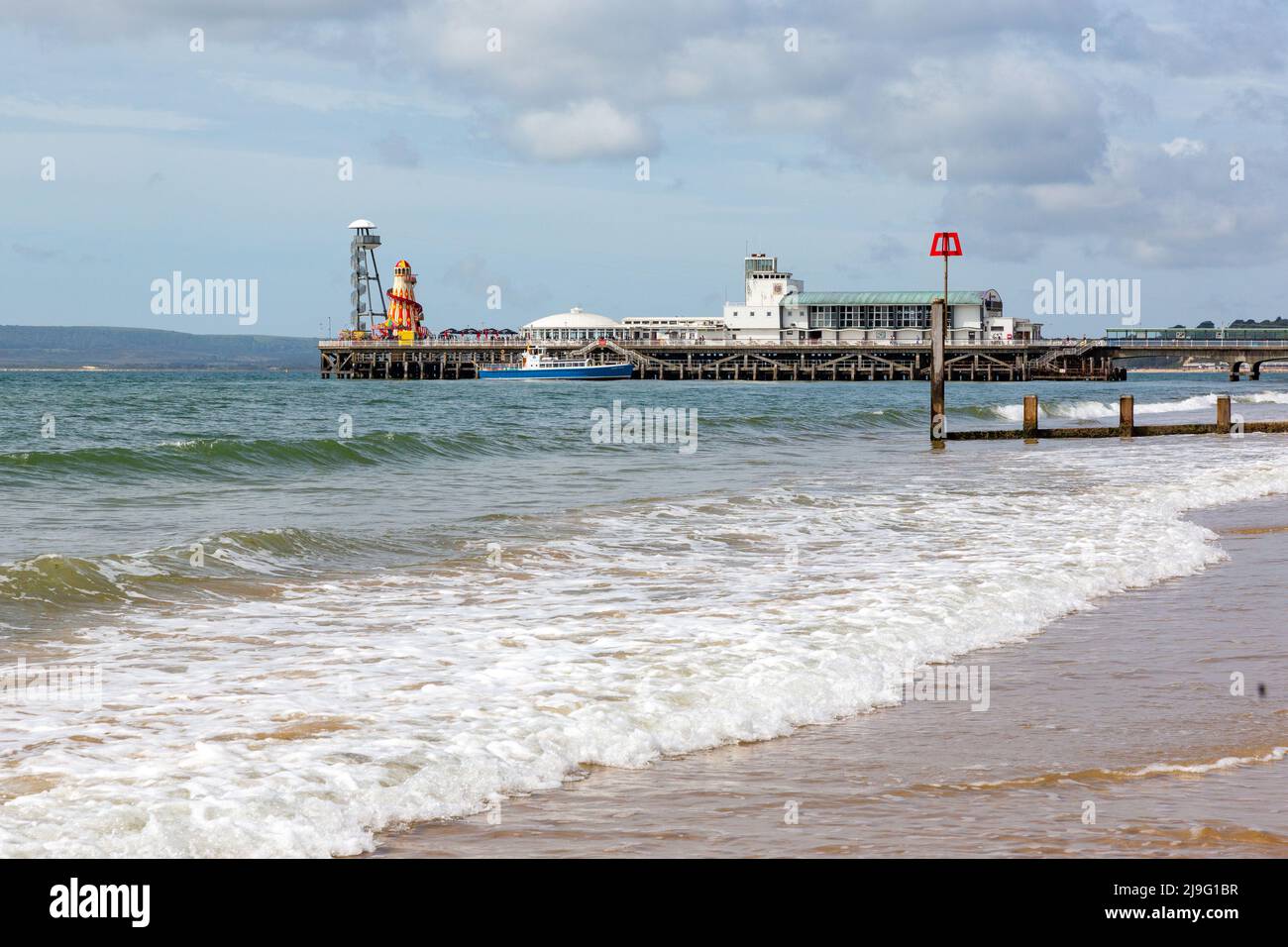 Bournemouth pier beach seaside sea hi-res stock photography and images ...