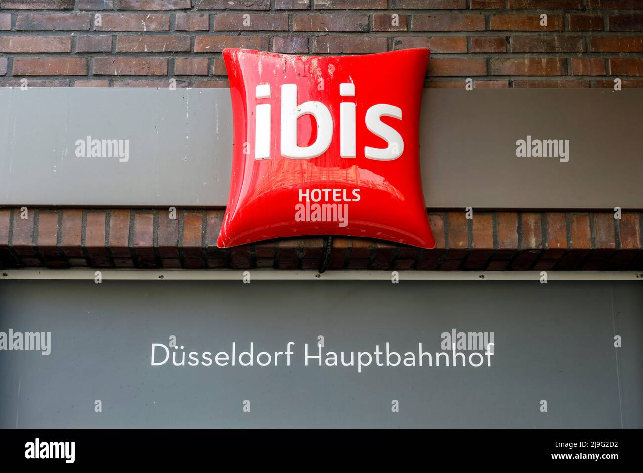 Hotel Ibis at Dusseldorf main station Stock Photo - Alamy