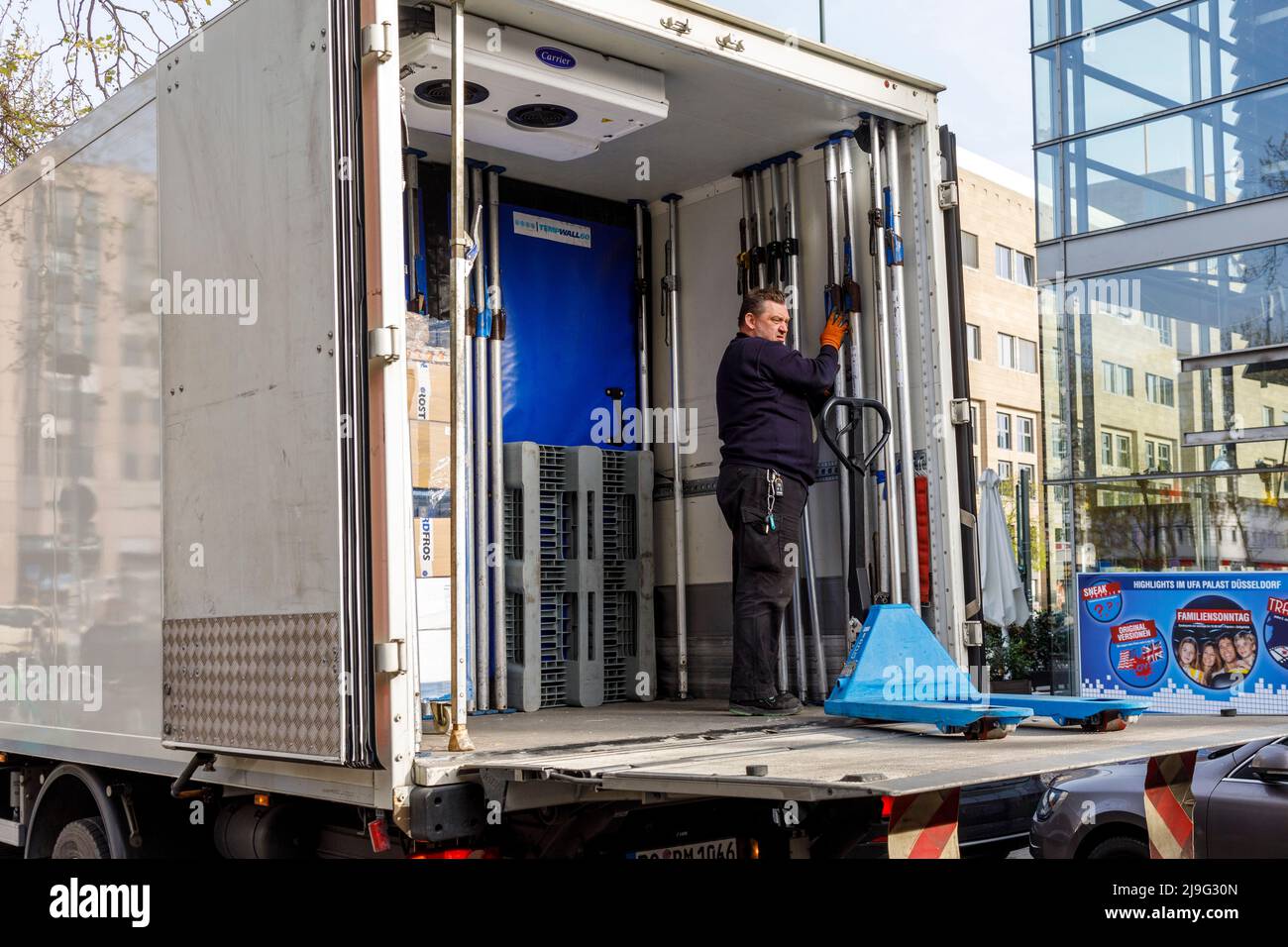 Load securing device hi-res stock photography and images - Alamy