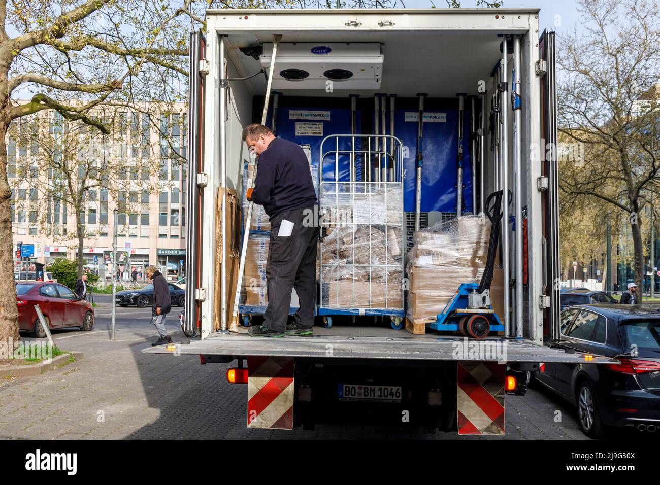 Refrigeration fresh frozen cargo hi-res stock photography and images ...