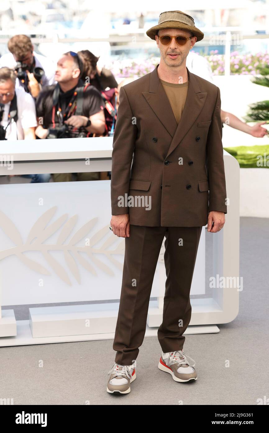 Cannes, Frankreich. 20th May, 2021. Jeremy Strong poses at the ...