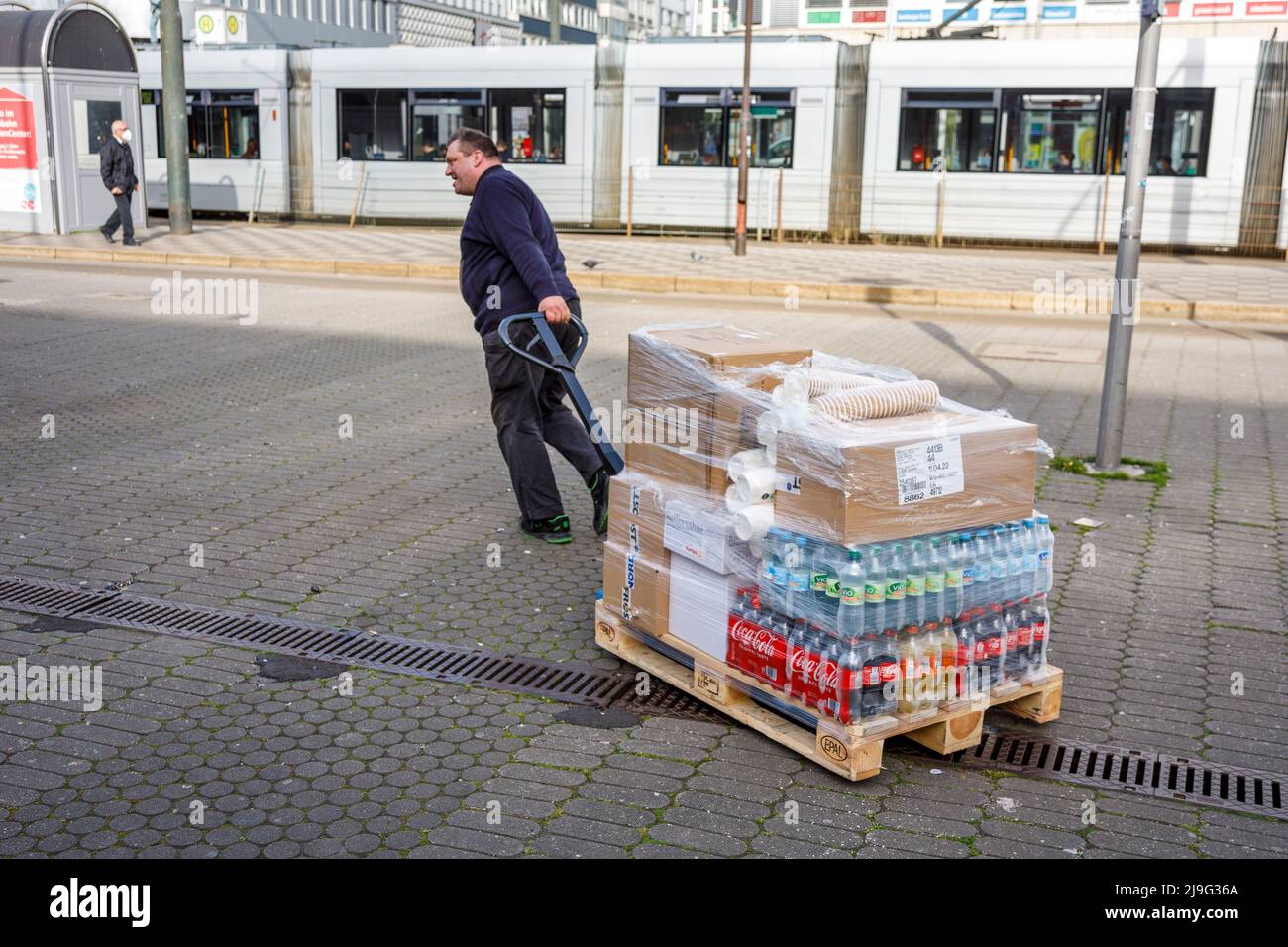 Delivery traffic at the Düsseldorf main station, transport of the ...
