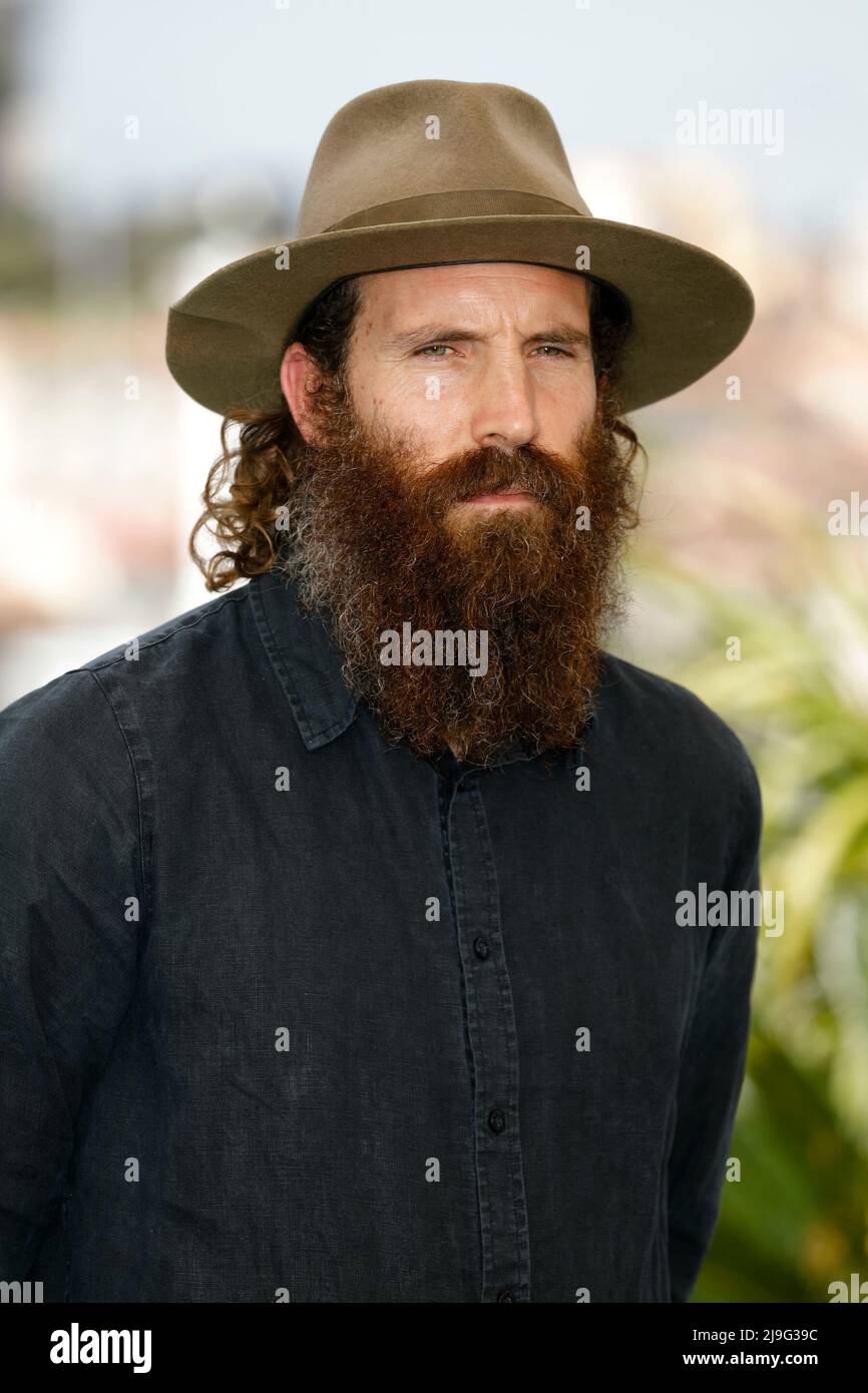 Cannes, Frankreich. 21st May, 2022. Thomas M. Wright poses at the photocall of 'The Stranger ...