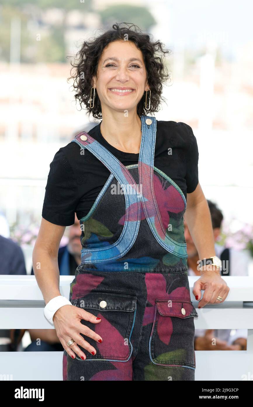 Cannes, Frankreich. 21st May, 2022. Emily Atef pose at the photocall of ...