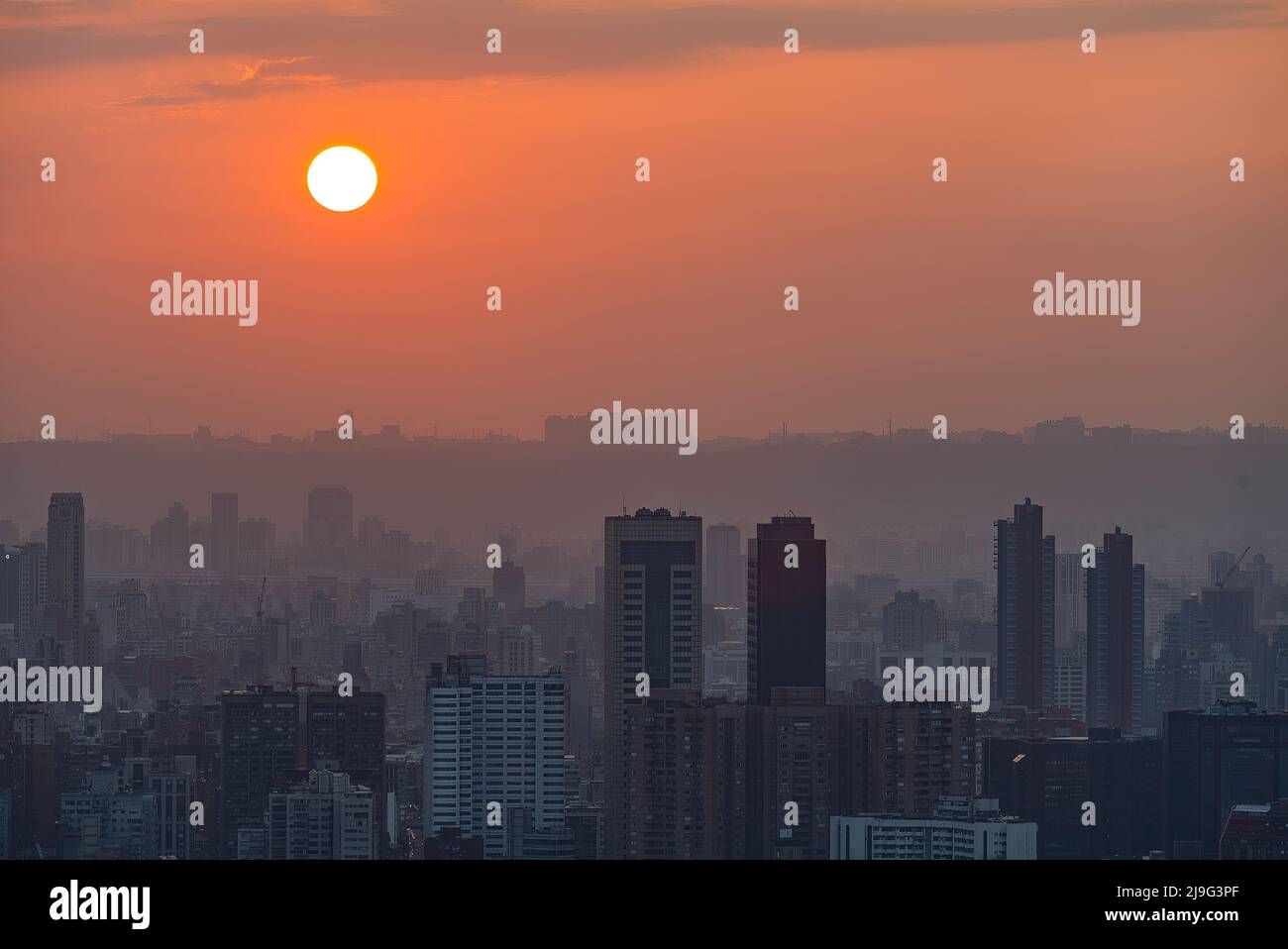 Taipei, Taiwan city skyline during the sunset Stock Photo - Alamy