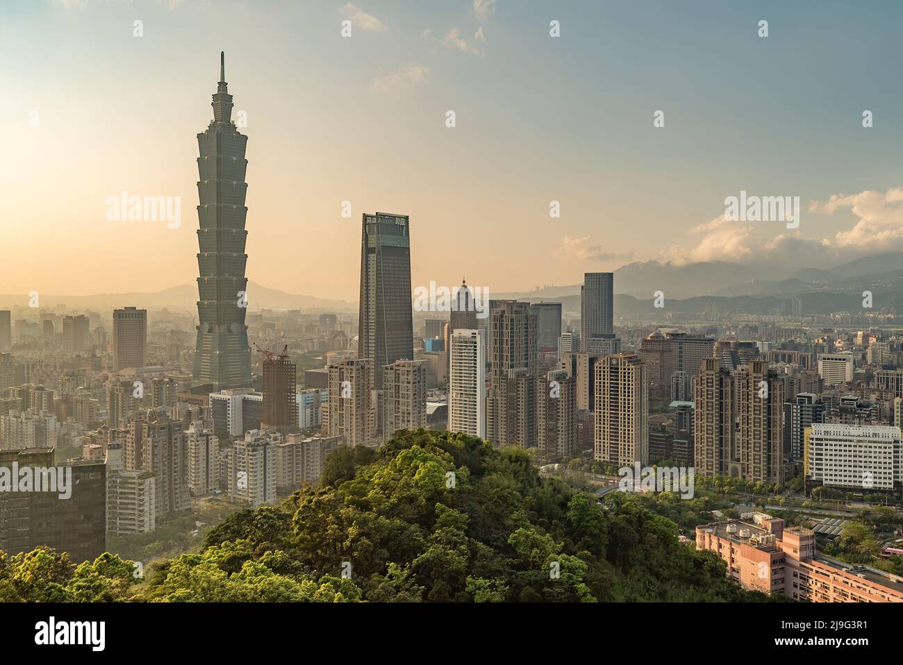 Taipei, Taiwan city skyline during the sunset Stock Photo - Alamy