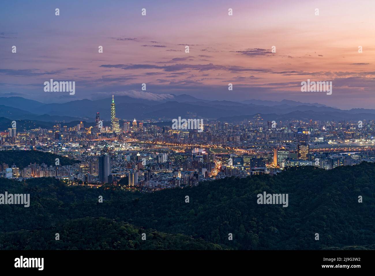 Taipei, Taiwan city skyline during the sunset Stock Photo - Alamy