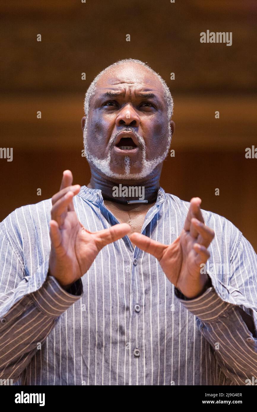 Willard white singer hi-res stock photography and images - Alamy