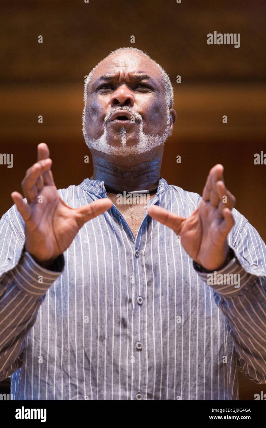 Willard white singer hi-res stock photography and images - Alamy