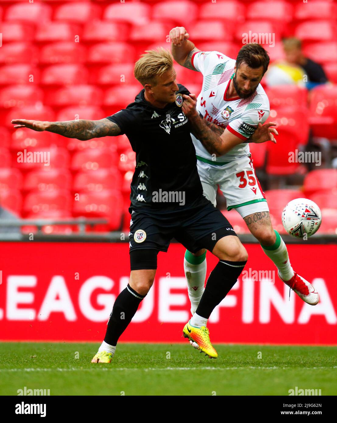 LONDON, ENGLAND - MAY 22:L-R Luke Coulson of Bromley tussle with ...