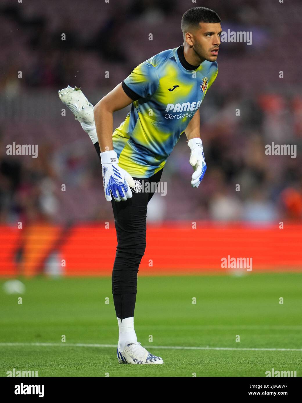 Geronimo Rulli of Villarreal CF during the La Liga match between FC ...