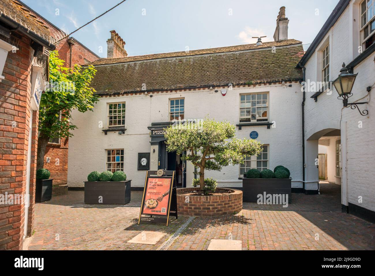 Worthing, May 17th 2022: Stanford Cottage, now a branch of Pizza ...