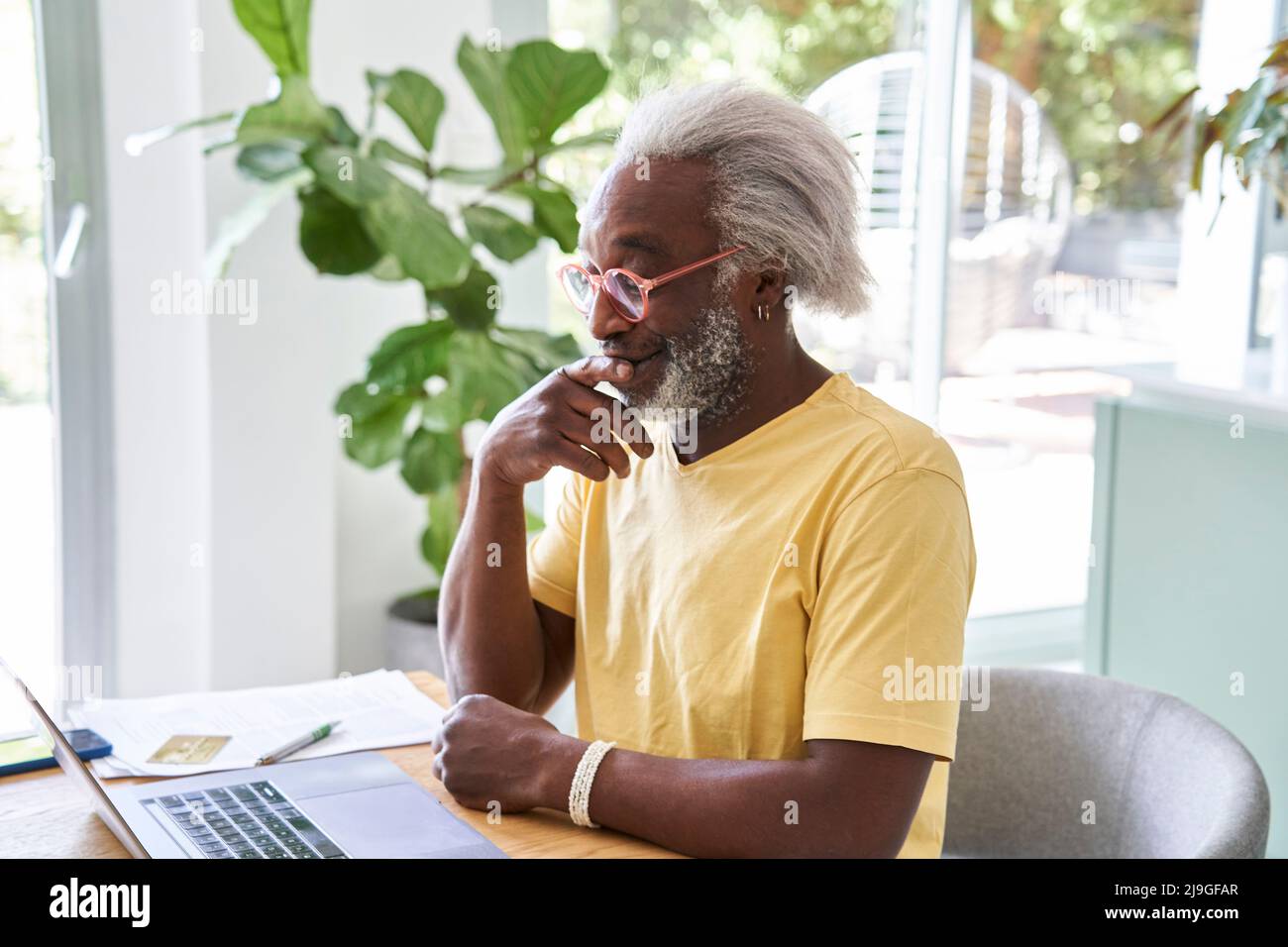 Person reflecting hi-res stock photography and images - Alamy
