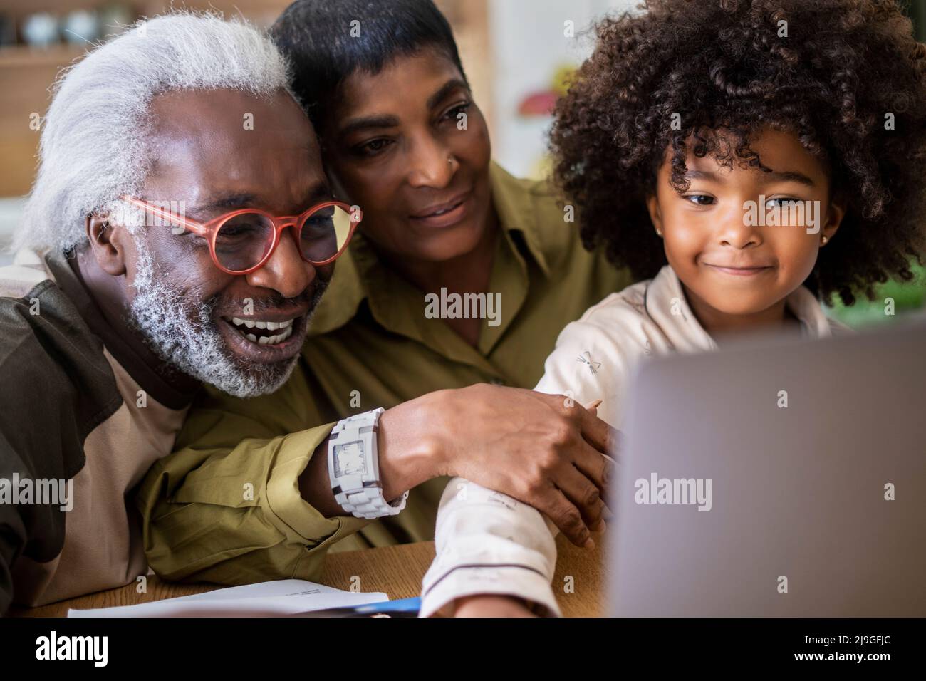 Grandparents generation generations hi-res stock photography and images ...