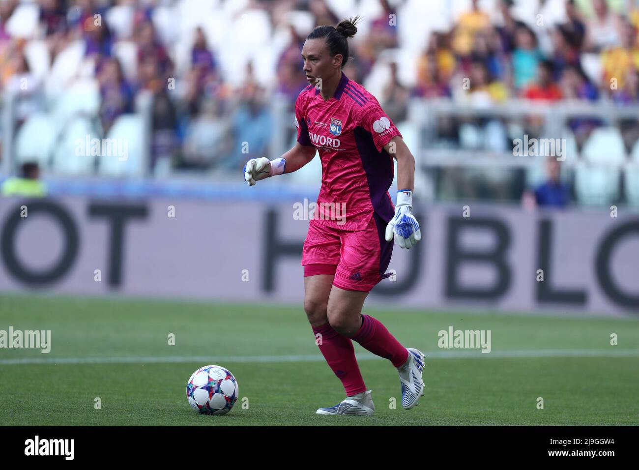 Christiane Endler of Olympique Lyon controls the ball during the UEFA ...